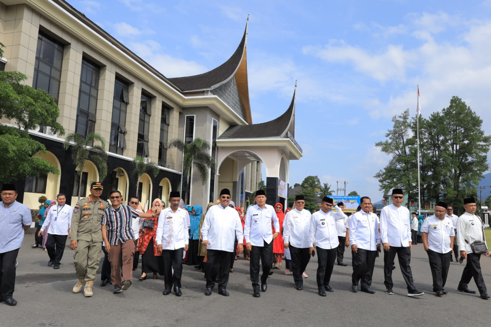 Hari Terakhir Menjabat Bupati Pasaman Benny Utama Persembahkan Prestasi Dan Hadiah Buat Pasaman ...