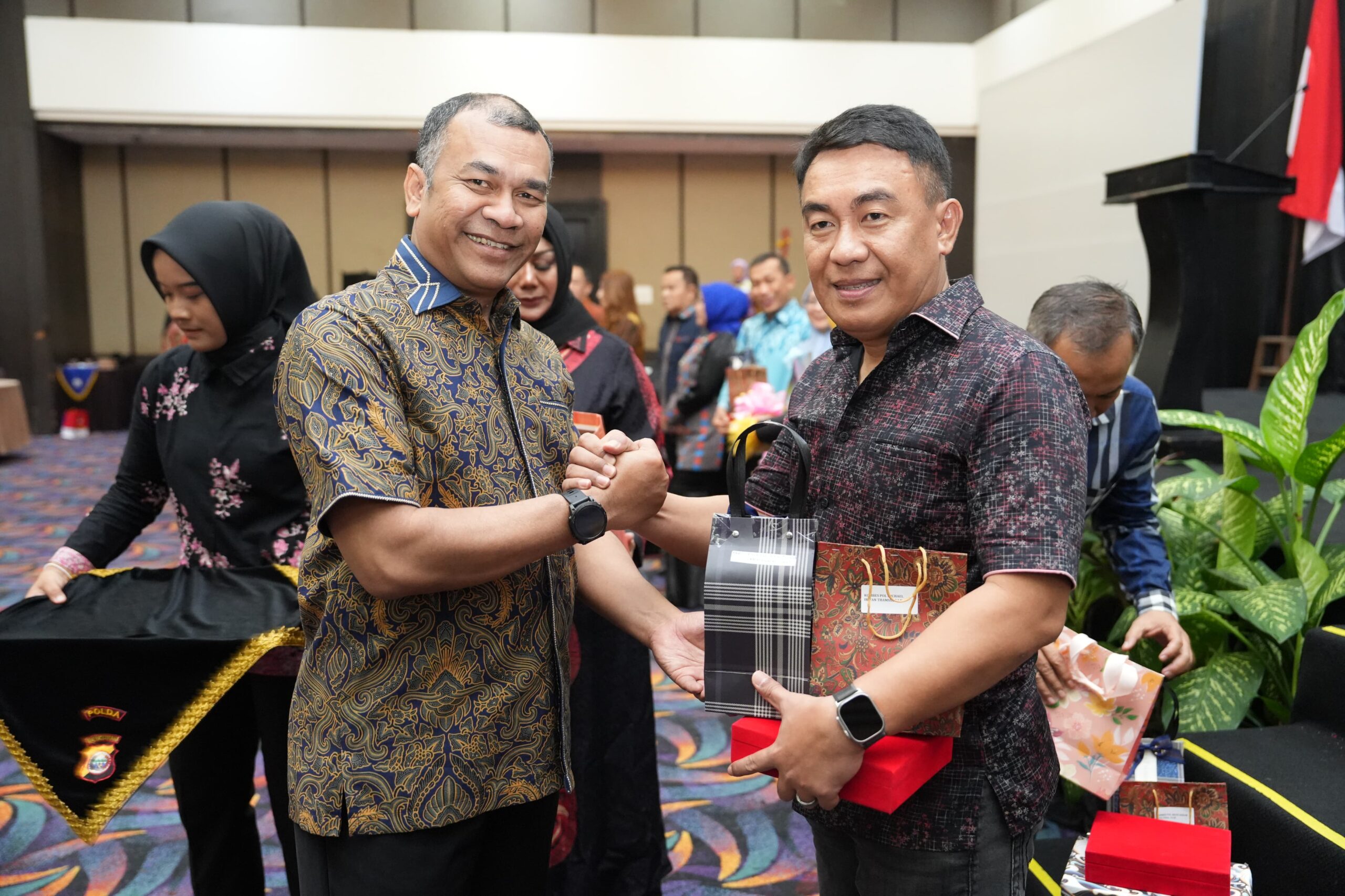 Polda Malut Gelar Acara Kenal Pamit, Suasana Bahagia dan Haru Mewarnai Malam Spesial – Kompas News