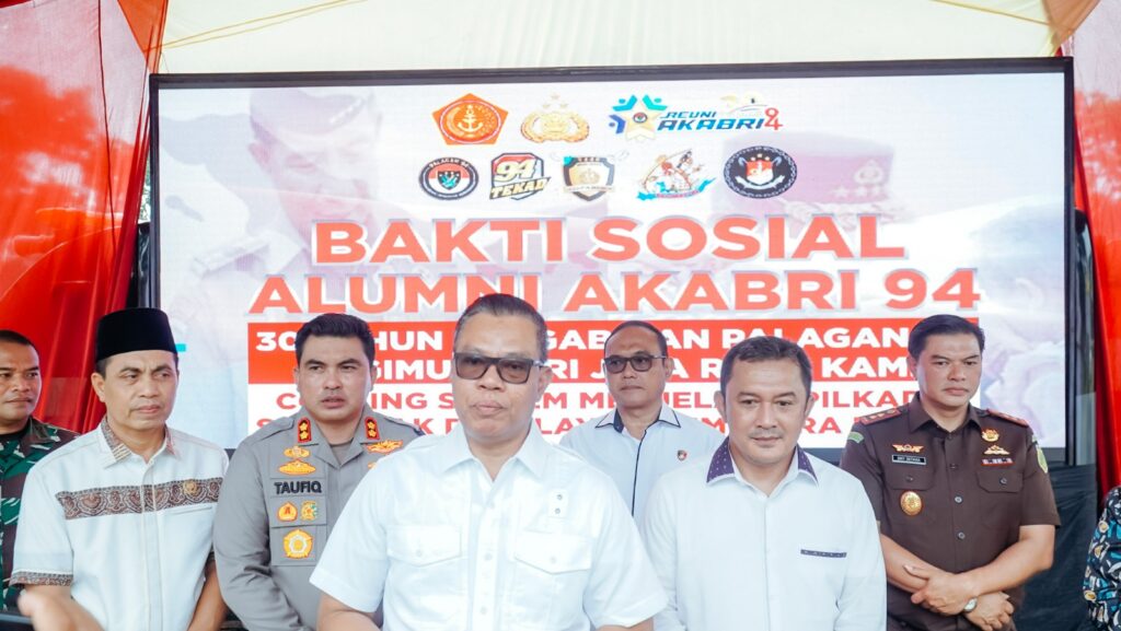 Pj. Bupati Batu Bara Hadiri Baksos Alumni AKABRI 94 – Kompas News