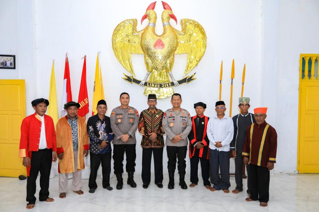 Pererat Sinergi dengan Tokoh Adat, Kapolda Maluku Utara dan Ketua ...